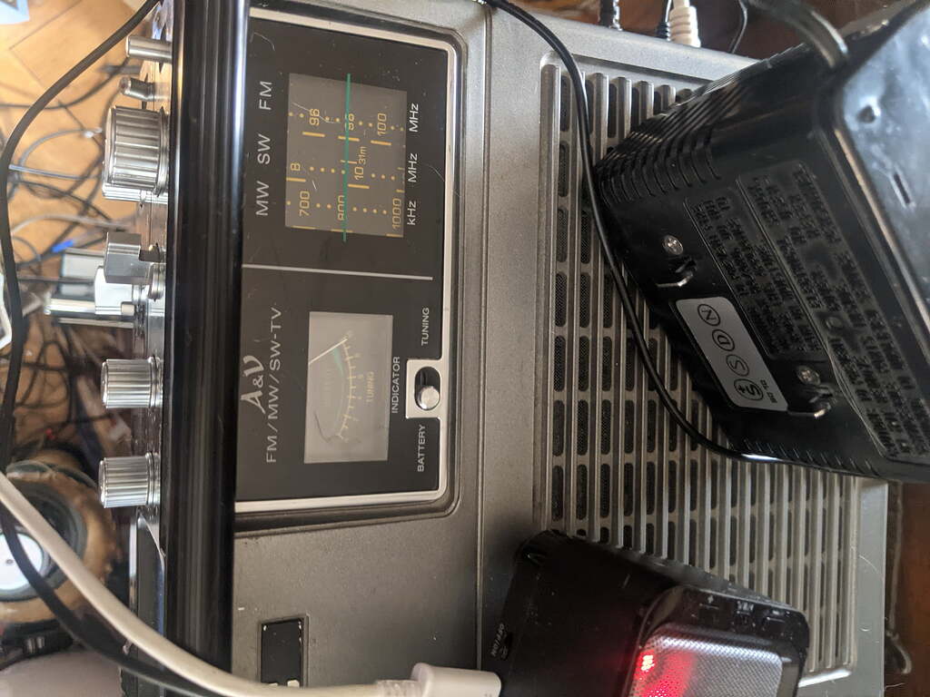 Mini TV radio JVC 3050 eu(UK) - Technique - Forum Retrotechnique