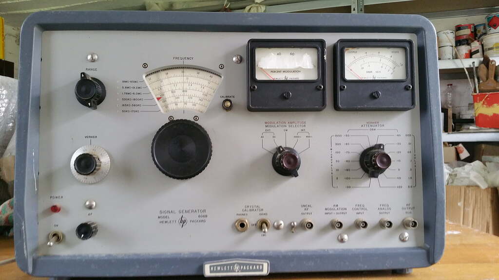 Vends un générateur HF Hewlett Packard Modèle 606B excellent état ...