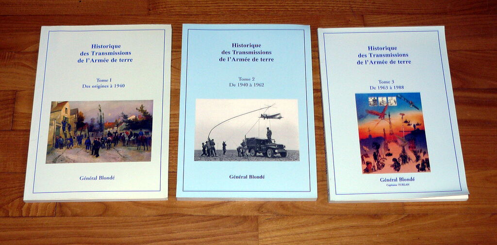Vends près de 3kg d'histoire des transmissions de l'armée de terre ...