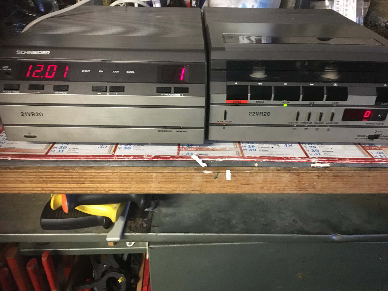 Magnétoscope V2000 21VR20 et 22VR20 - Troc - Forum Retrotechnique