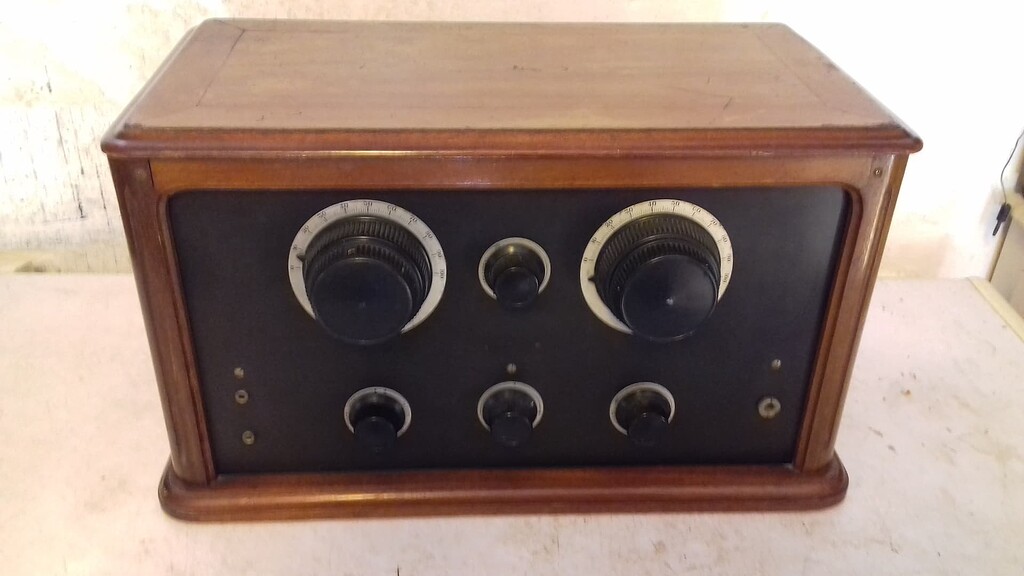 Poste batteries de marque qui est devenu à identifier : RADIO-SIGMA ...