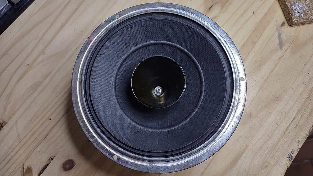 Cône fixe sur un haut-parleur Philips - Technique - Forum Retrotechnique