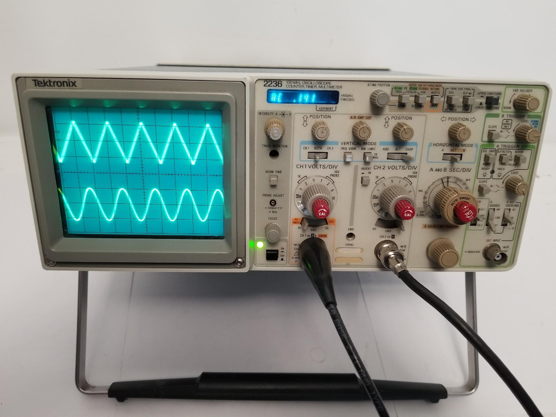 Tektronix 2236 - Modèles/marques - Forum Retrotechnique