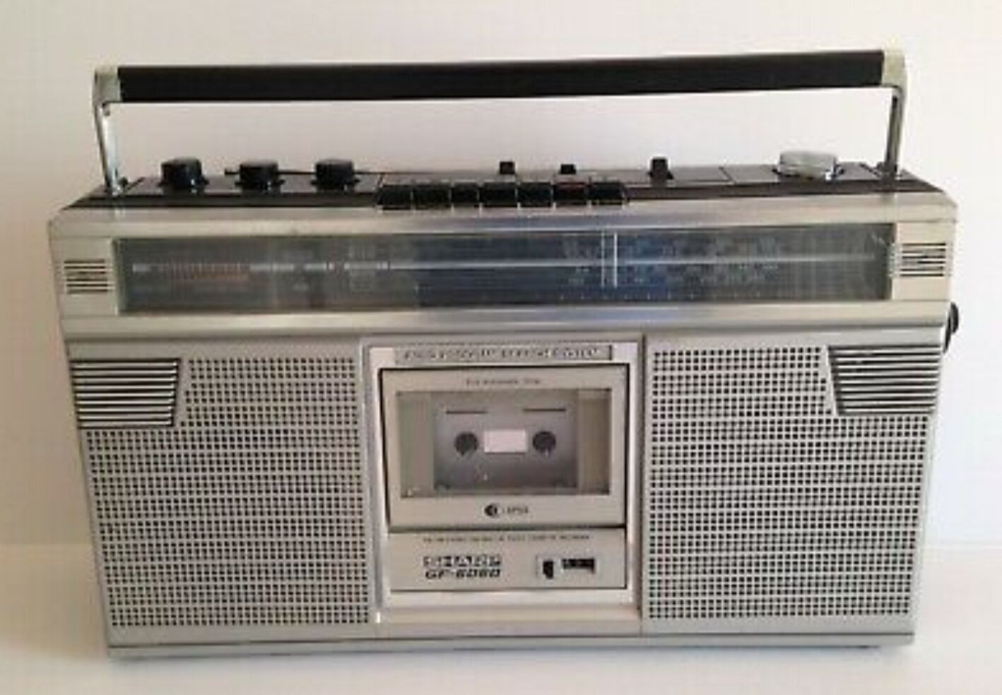 Sharp GF6060 - radio cassette - Technique - Forum Retrotechnique