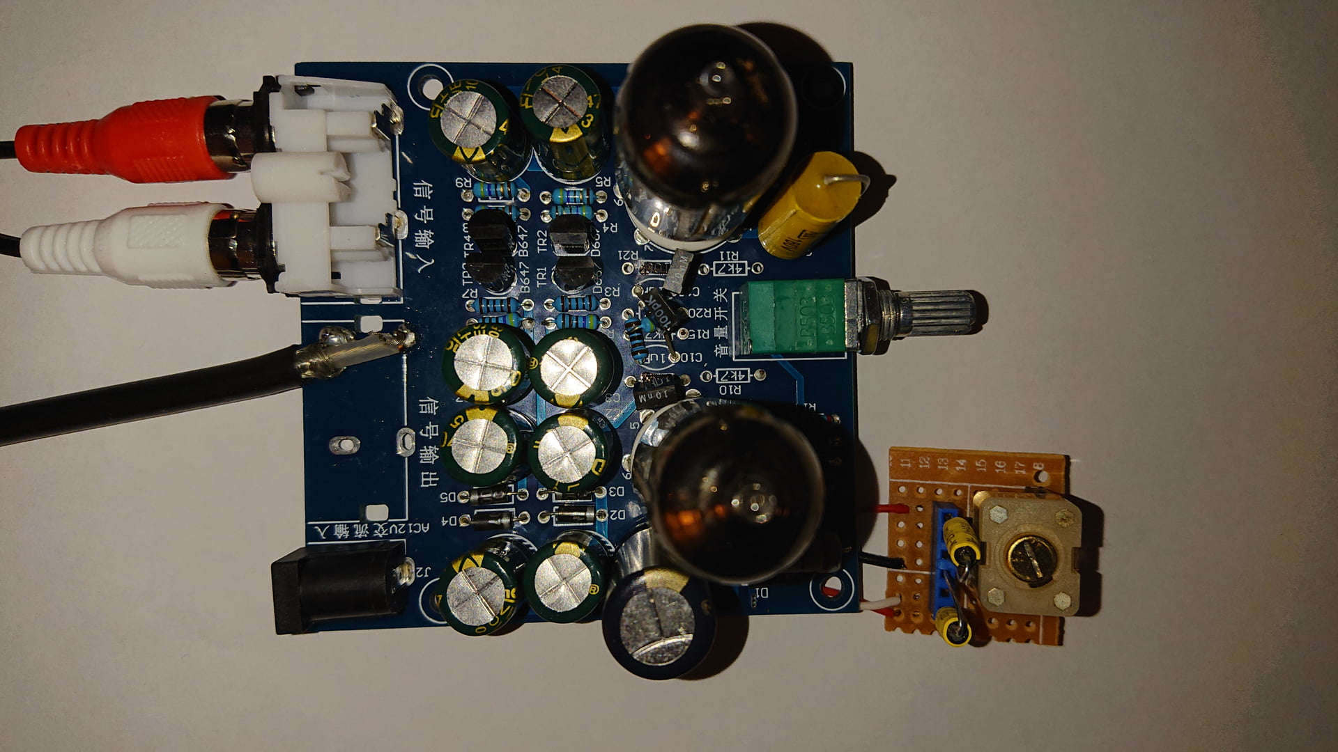 Kit chinois de préampli à lampes 6J1/6J2 détourné pour le transformer ...