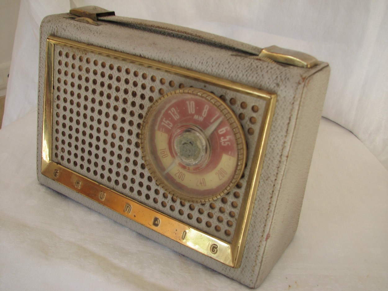 Grundig Music Transistor 100 - Modèles/marques - Forum Retrotechnique