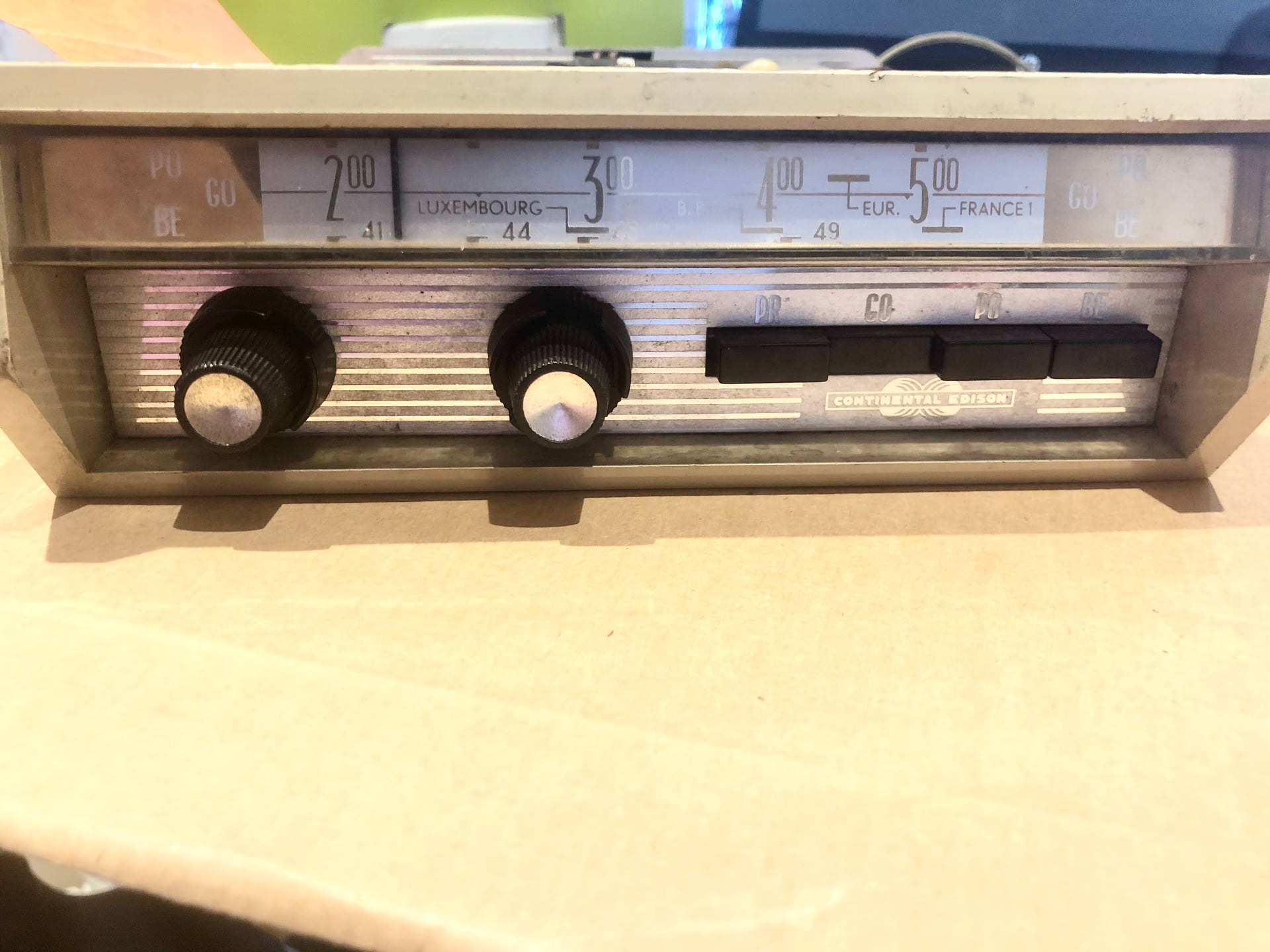 Test et branchement d’autoradios Radioen continental Edison - Technique ...