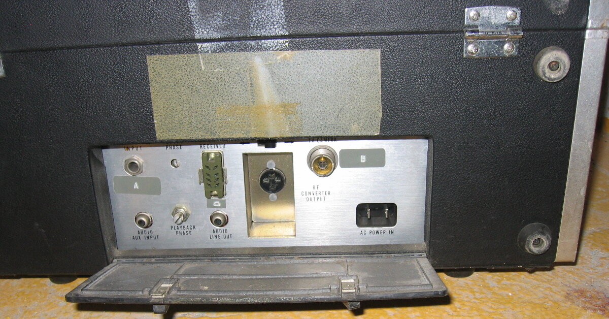 Magnétoscope à bande et caméra N&B vintage - Troc - Forum Retrotechnique