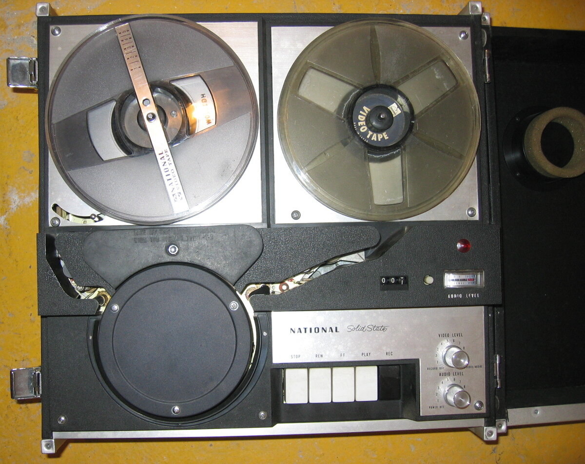 Magnétoscope à bande et caméra N&B vintage - Troc - Forum Retrotechnique