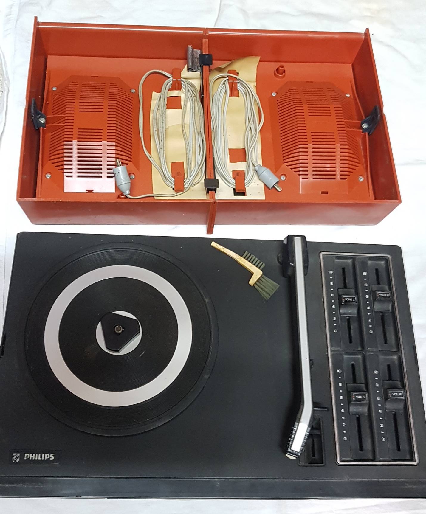 Donne tourne disque stereo Philips 22 GF 623 [Terminé] - Troc - Forum Retrotechnique