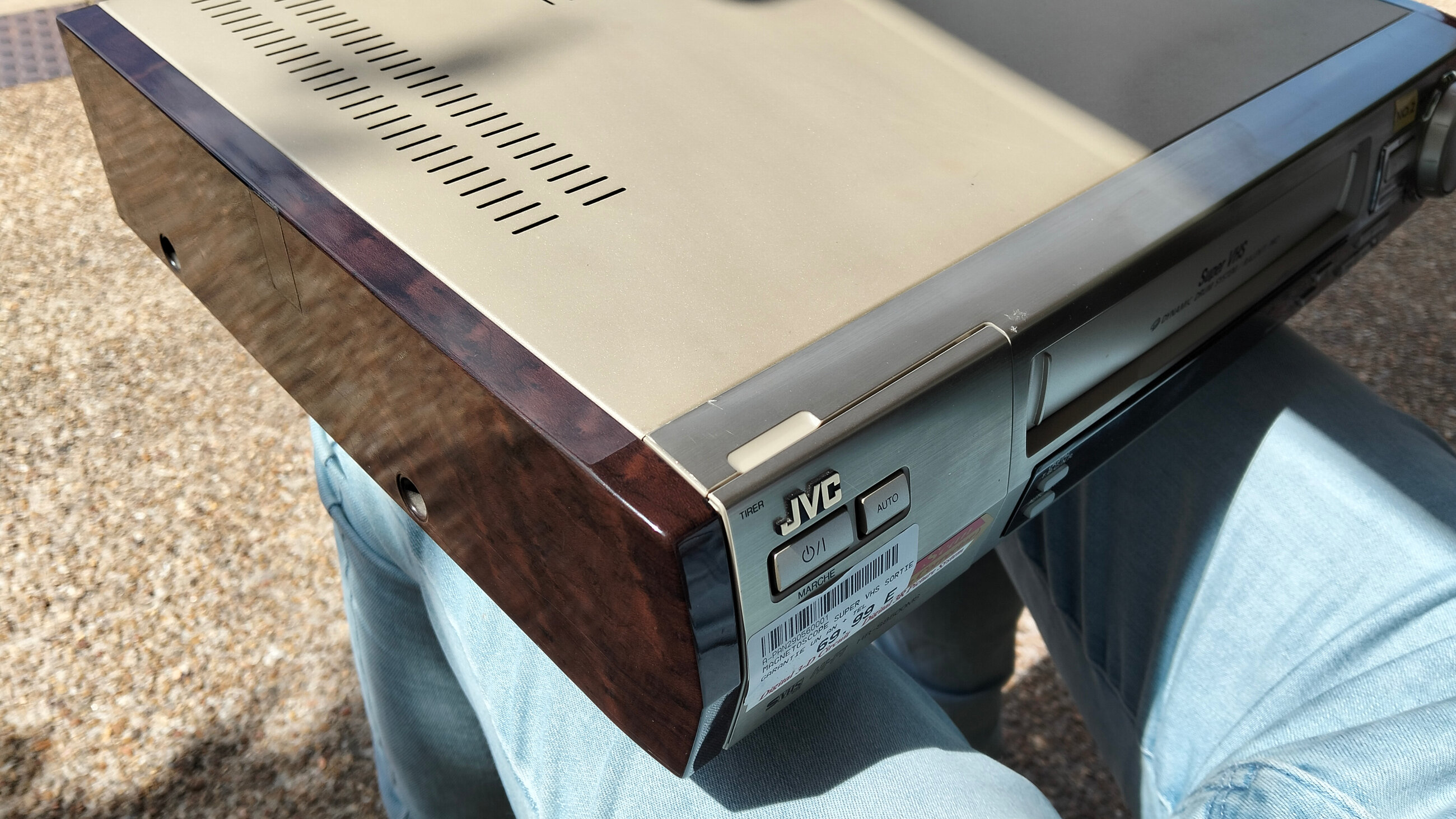 Magnétoscope JVC HR-S8500MS sur télévision avec uniquement connection ...
