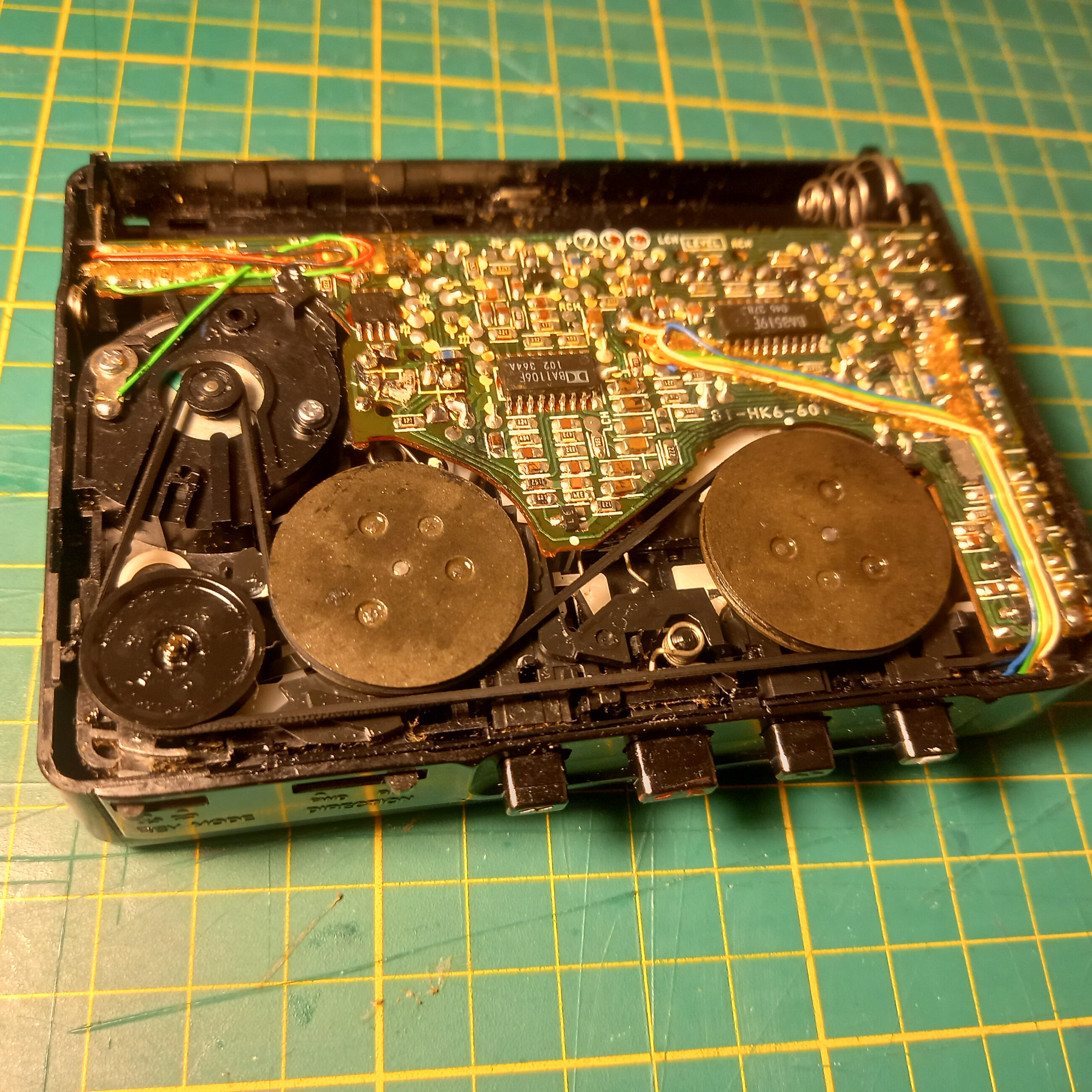 Aiwa HS-P107: changement de courroie - Technique - Forum Retrotechnique