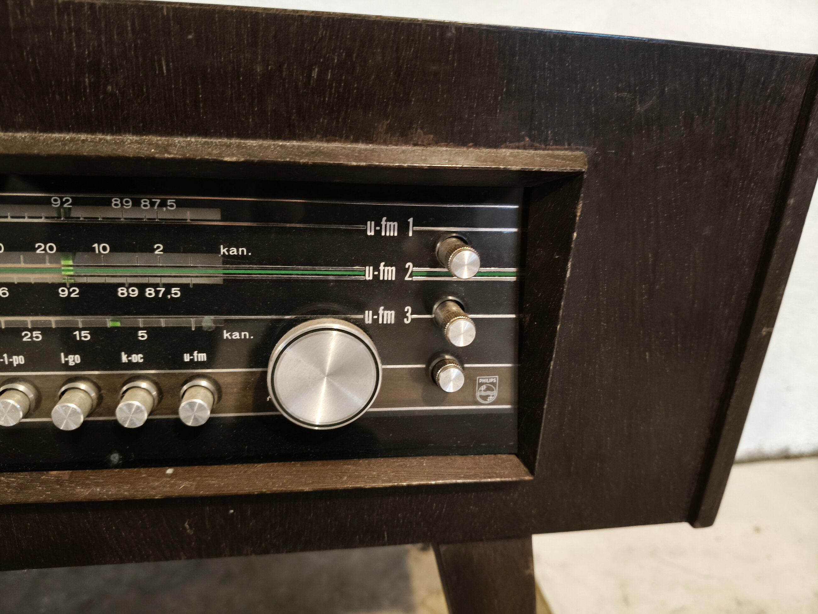 Schéma philips 22 RF 684 /81 - Modèles/marques - Forum Retrotechnique