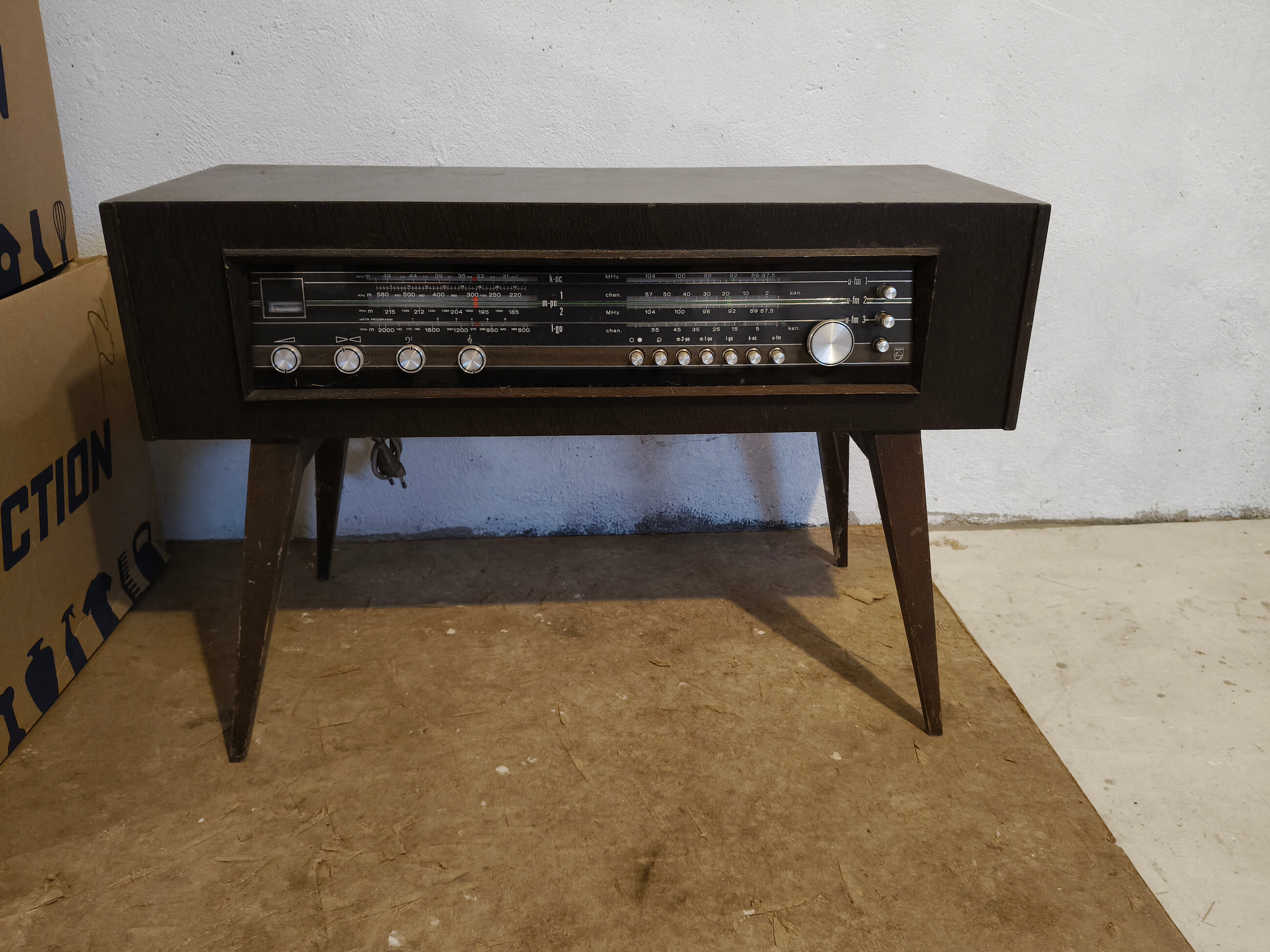 Schéma philips 22 RF 684 /81 - Modèles/marques - Forum Retrotechnique