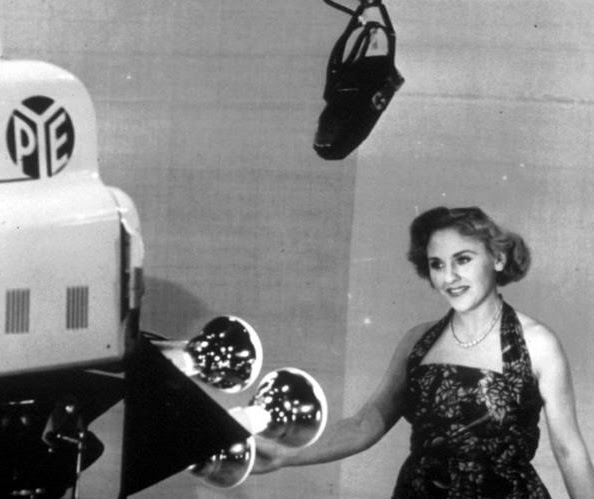 Histoire TV : PYE (GB) & Couleur Expérimentale (1949-1953) - Télévision ...